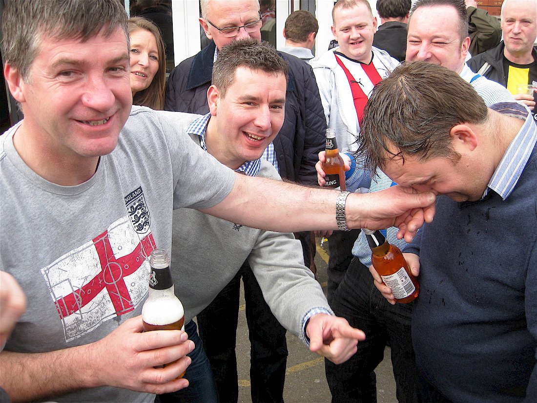 In het Engeland van deze fotograaf is niks van de Britse ...